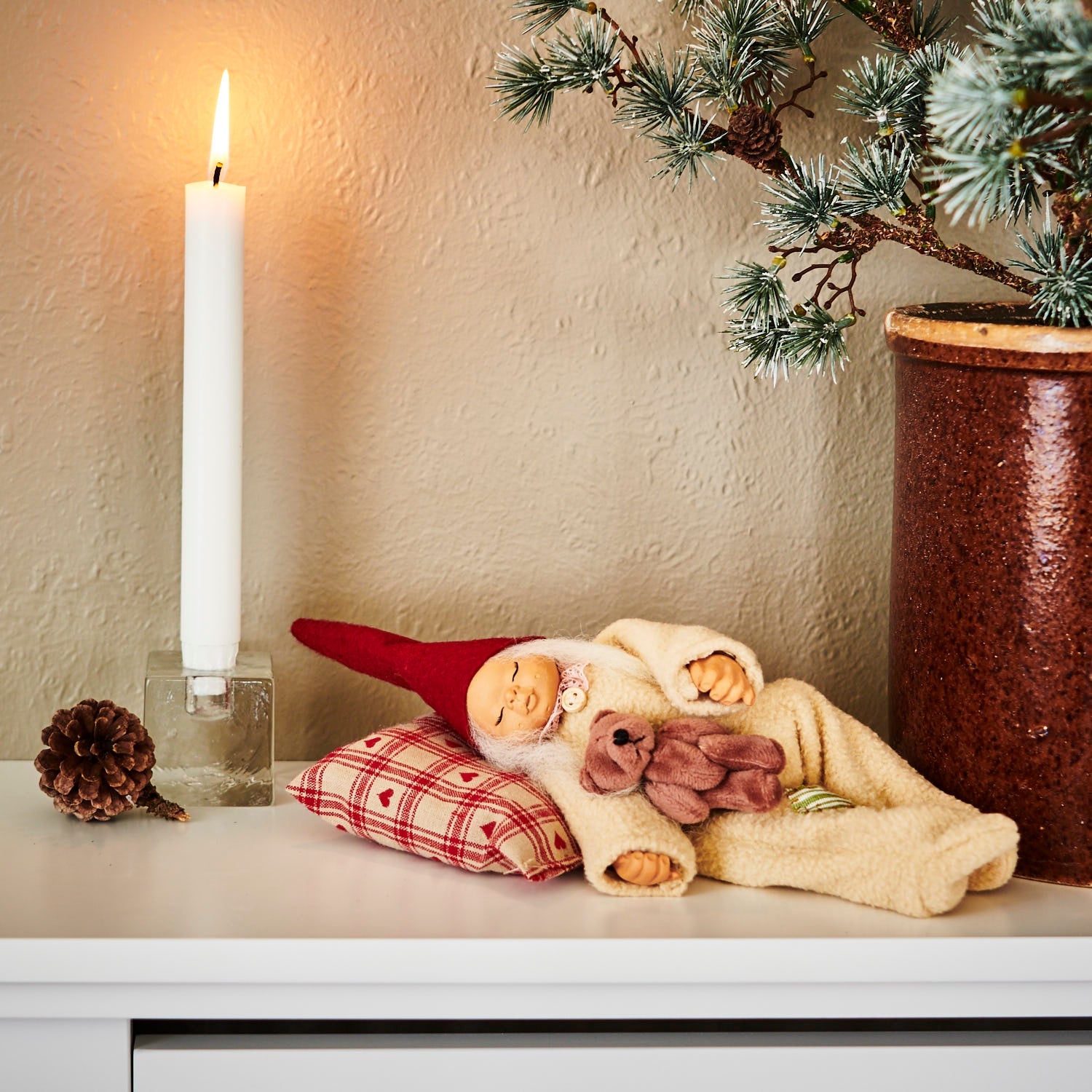 Viola Klarborg Slaske Nisse i Hygge Design med Bamse